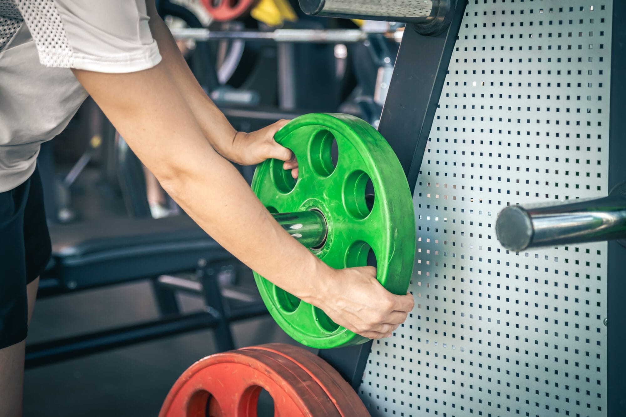 Why Can't I Lift Heavier Weights? Common Reasons & Solutions